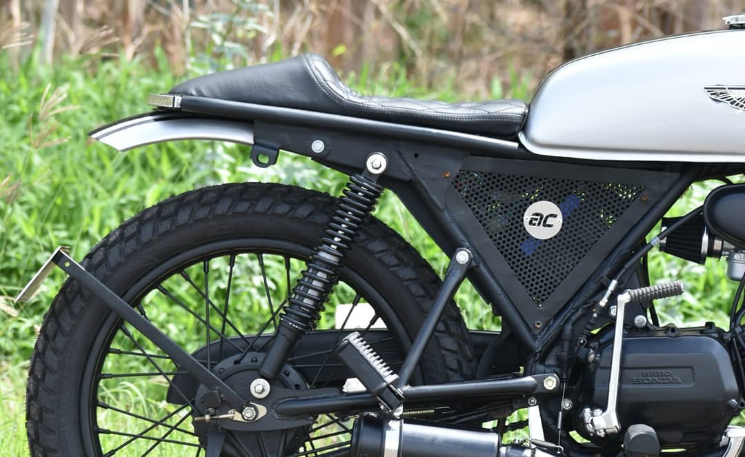 Modified Hero Honda Splendor into a Cafe Racer by Aero Customs