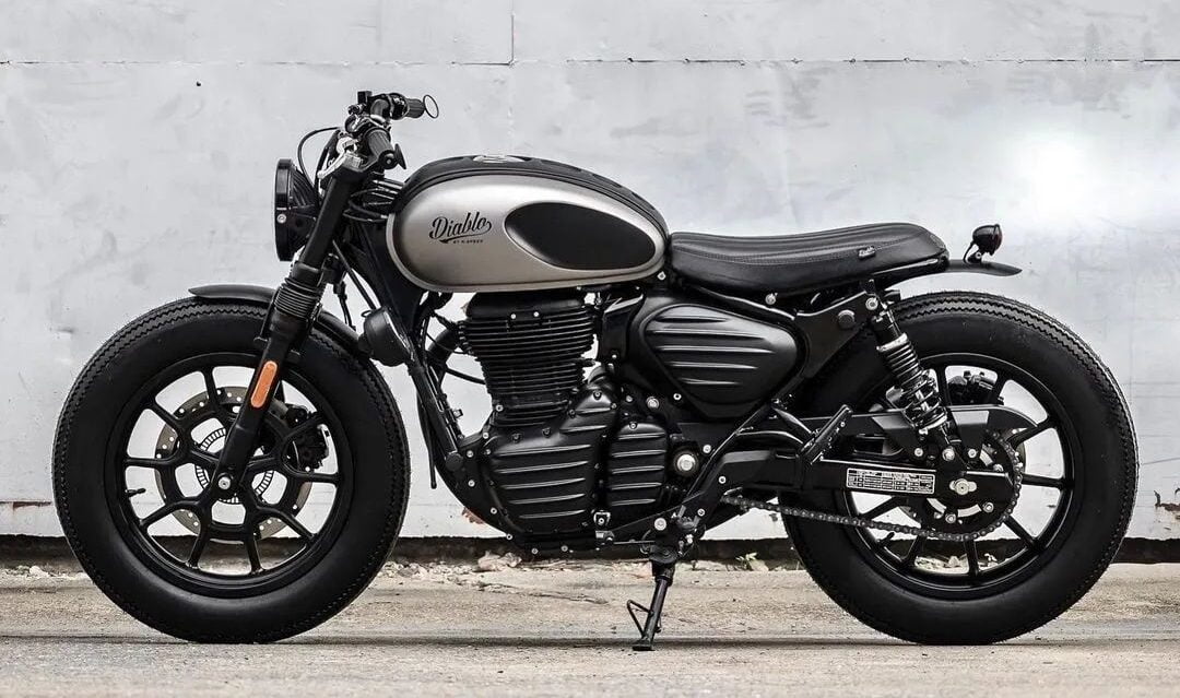 Modified Royal Enfield Hunter 350 into a Brat Motorcycle